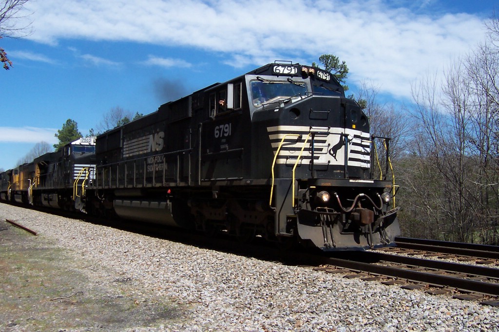 NS 6791 rolls onward